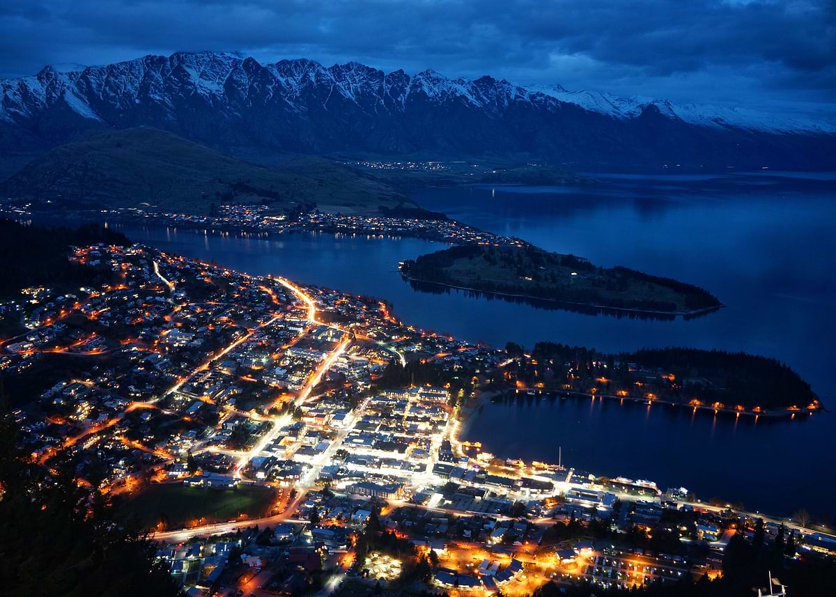 'Queenstown' Poster, picture, metal print, paint by Lee Le | Displate
