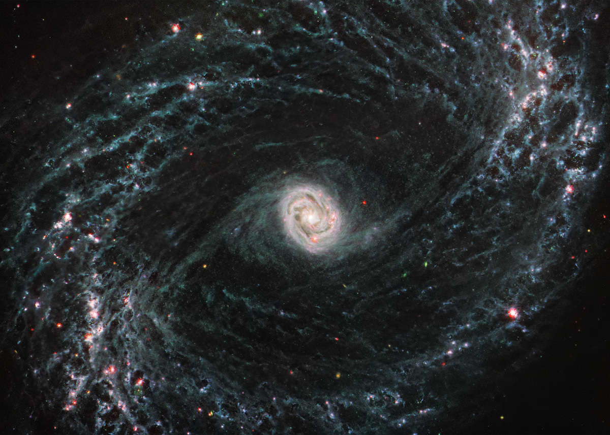 'NGC 1433' Poster, picture, metal print, paint by Galaxy Images | Displate