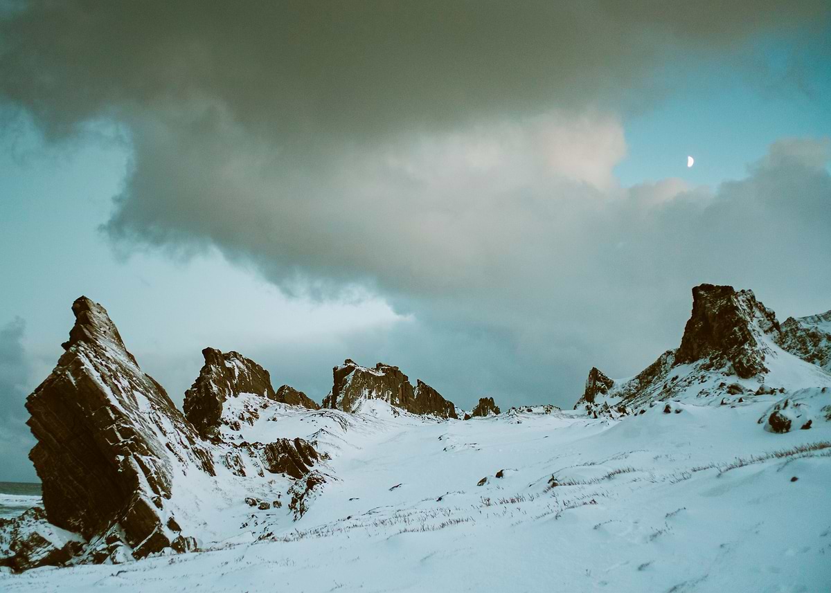 'SNOW MOUNTAIN' Poster, picture, metal print, paint by LuckStory | Displate