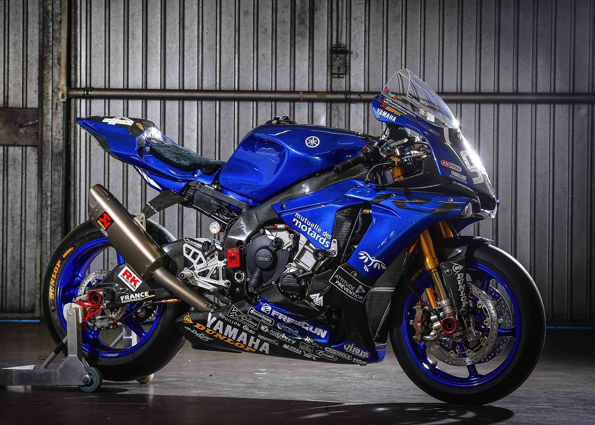 'Yamaha R1' Poster, picture, metal print, paint by SoBo | Displate