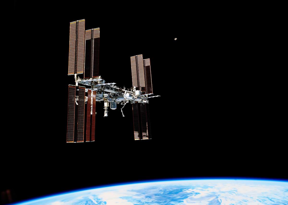 'ISS' Poster, picture, metal print, paint by tony4urban | Displate