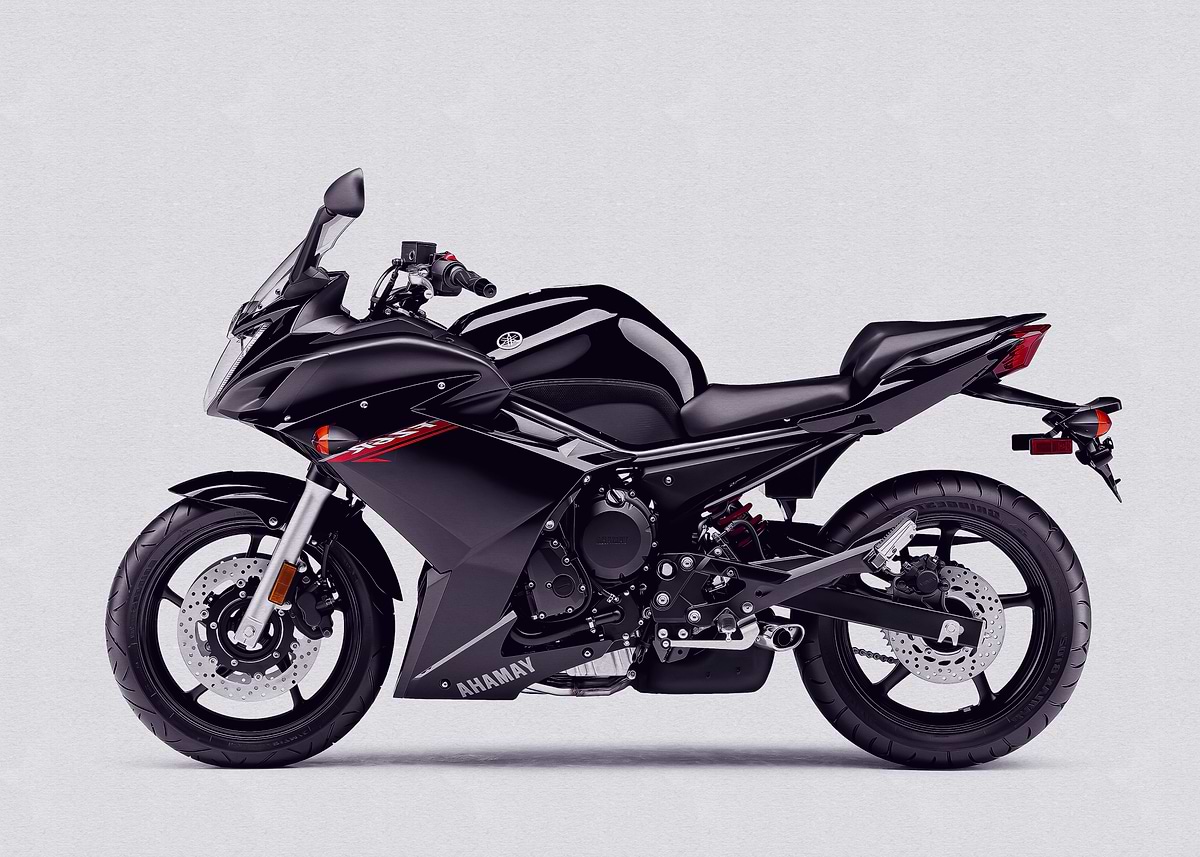 'Yamaha FZ6R' Poster, picture, metal print, paint by Lee Rocks | Displate