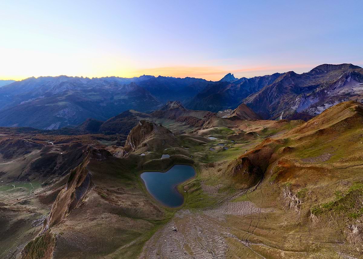 'UL sur montagnon et ossau' Poster, picture, metal print, paint by Evan ...