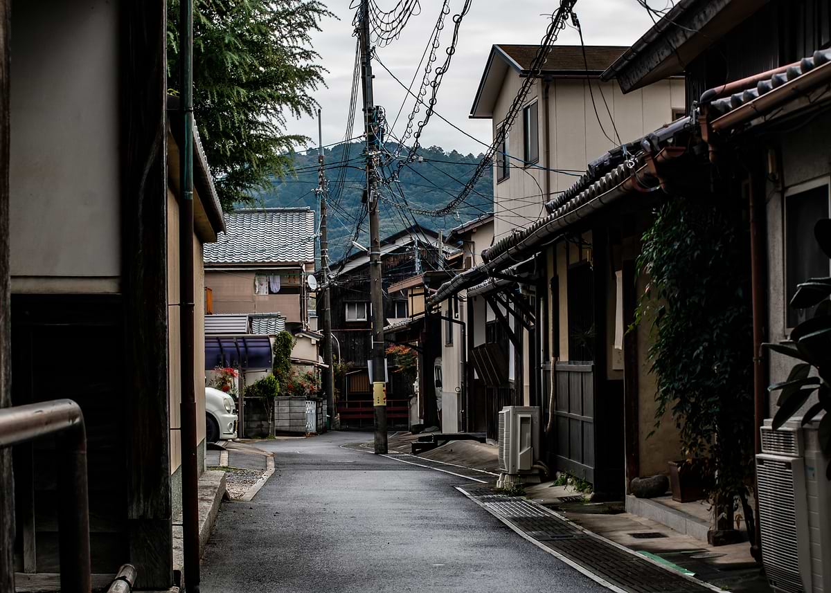 'quiétude d'une rue japonaise' Poster, picture, metal print, paint by ...