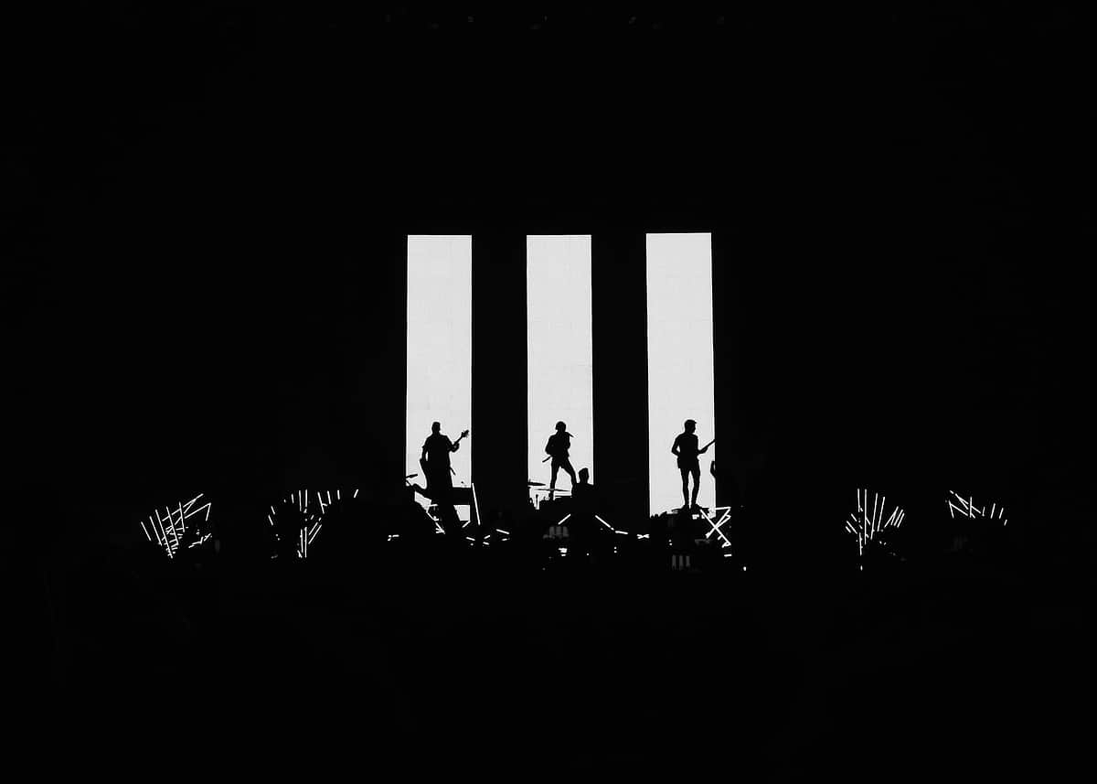 'Band Silhouette on Stage paramore' Poster, picture, metal print, paint ...