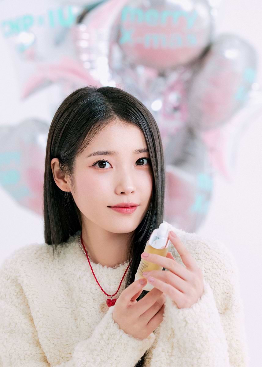 'iu visual' Poster, picture, metal print, paint by iuleeji | Displate